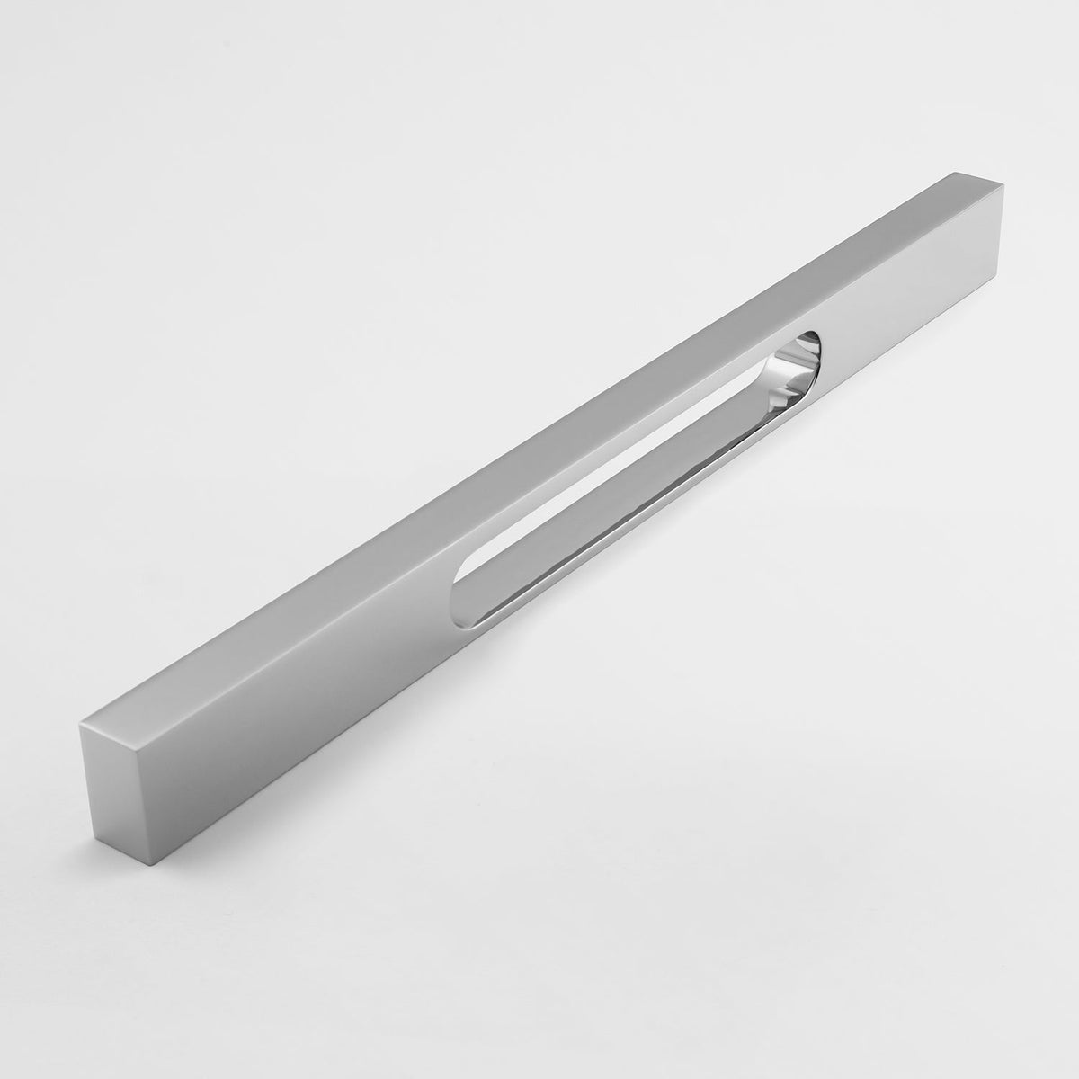 3122, Appliance Pull - 18", Classic Brass Portside Collection – FineKnobs.com