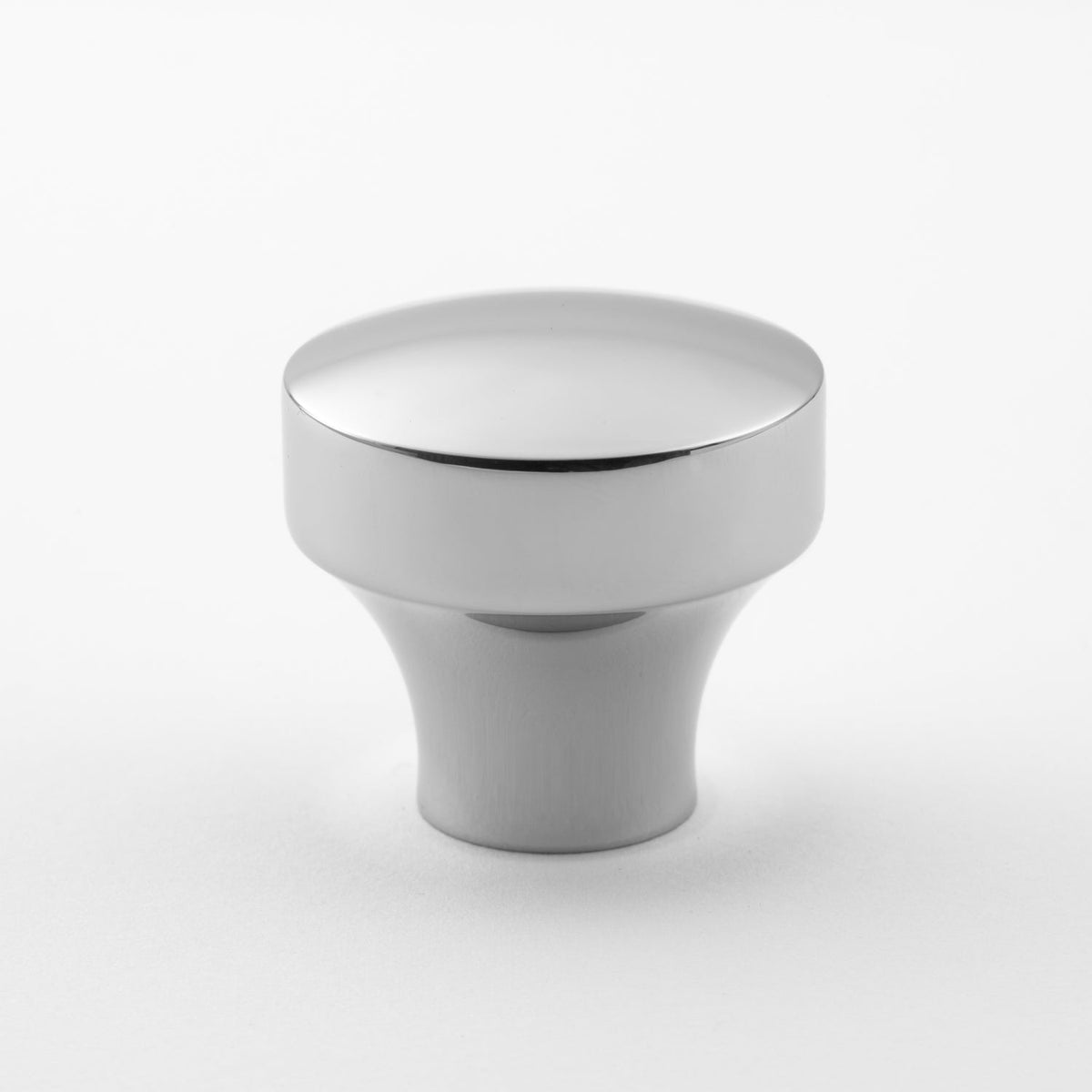 3903, Knob - 1-3/8", Classic Brass Apres Collection – FineKnobs.com